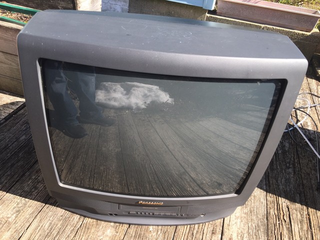 EMERSON EWC13D4 13" CRT TV / DVD COMBO FRONT INPUTS FOR GAMING | eBay