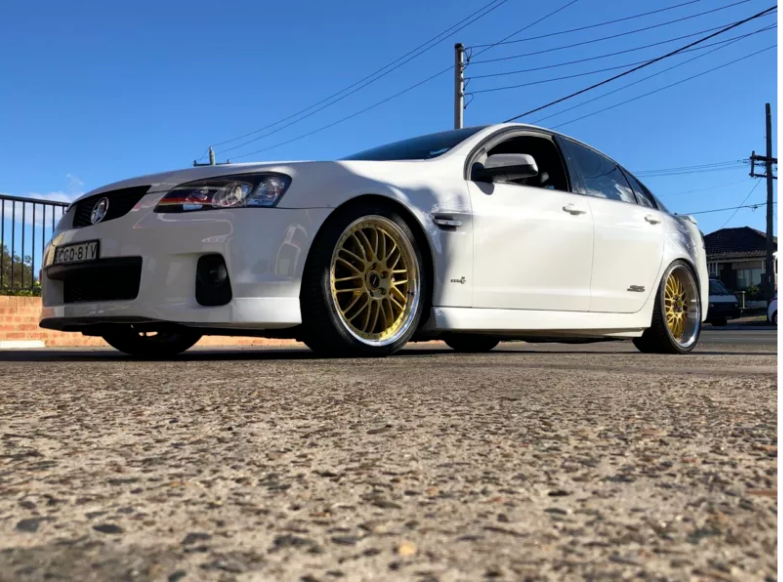 4X GENUINE SIMMONS 19” OM-1 VF VE STAGGERED LIP WHEELS & NEW TYRES SSV ...