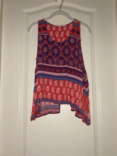 Women’s Patterned Sleeveless Split Back Blouse | Size Large | Fits Like ...