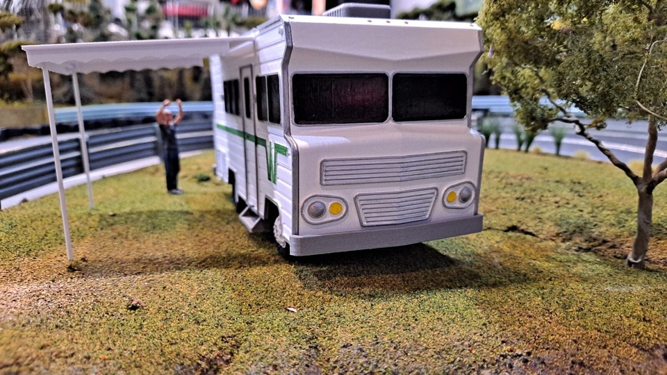 1/32 Scale Winnebago D-18 RV Model Kit - Slot Car Trackside Accessories ...