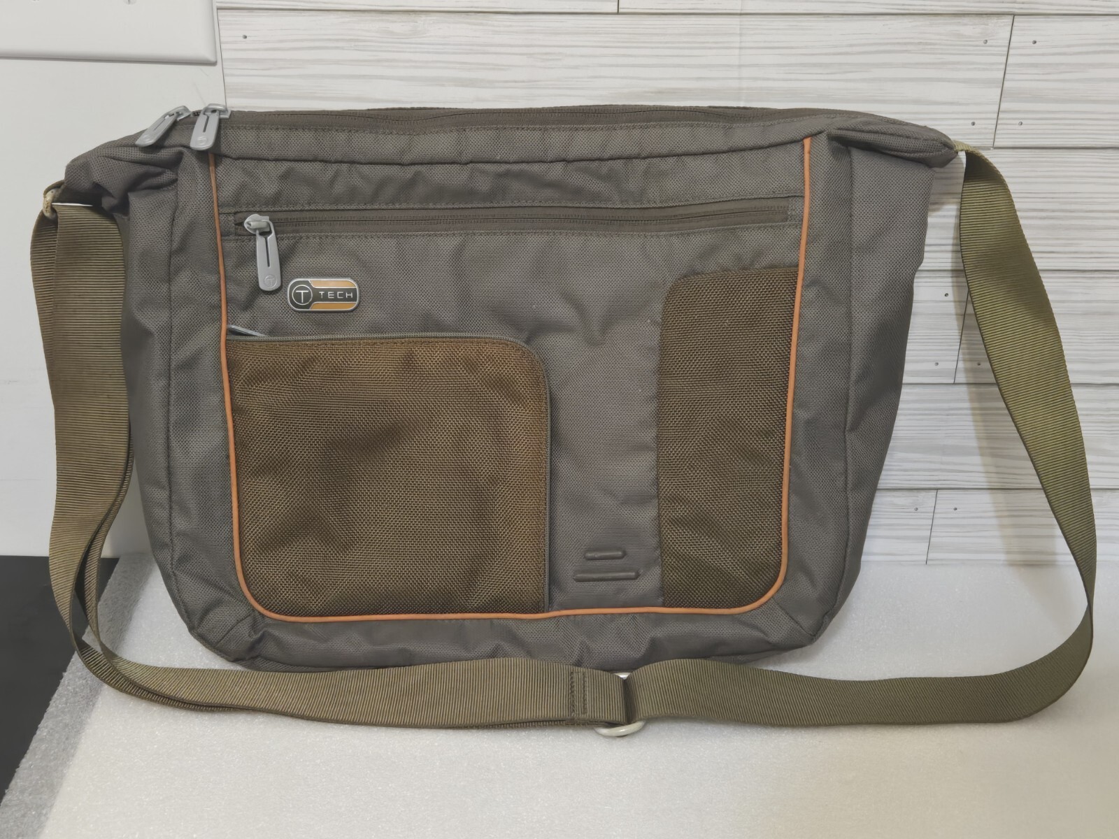 Tumi T-Tech Messenger Bag Gray Nylon Canvas Crossbody Laptop Pockets ...