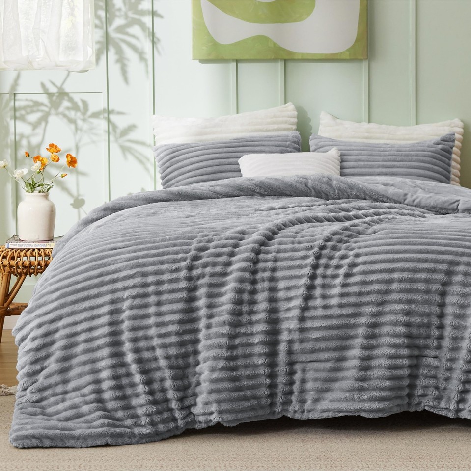 Frye 2" Solid Channel Luxury Faux Fur Comforter 3 Piece Queen Set ...