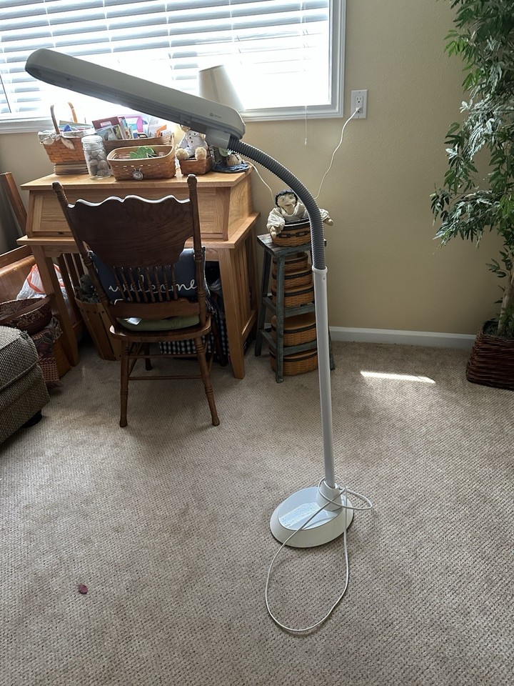 OTT-LITE FLEXIBLE FLOOR LAMP adjustable task reading light gooseneck ...