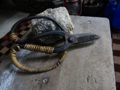 Tools, Scissors & Measures - Antique Scissor