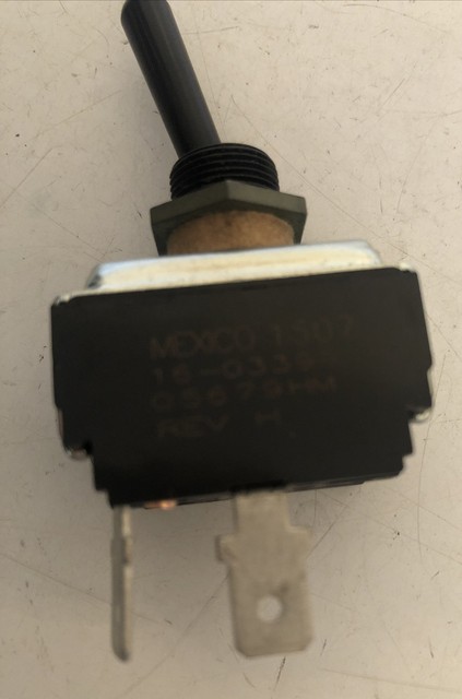 16-03399 PETERBILT 348 349 359 362 379 TRUCK SPST TOGGLE SWITCH 2590-01 ...