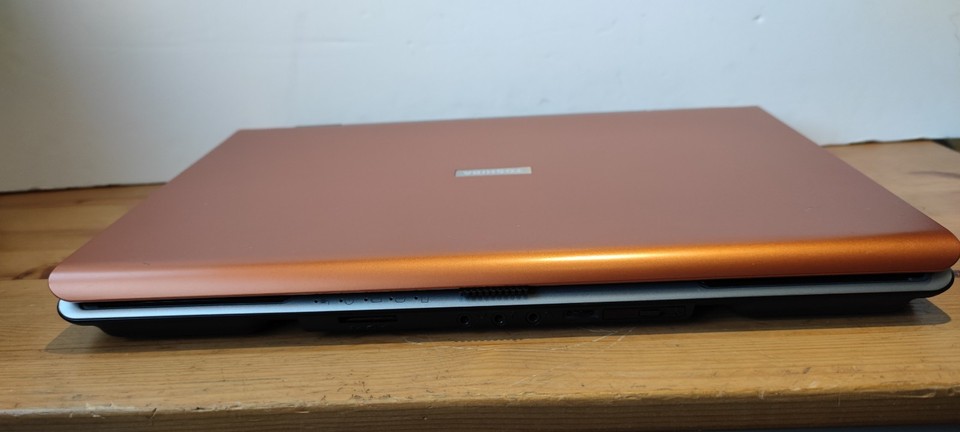 Toshiba Satellite P100-423 - Intel Centrino T2250 1.73GH- 3GB RAM - HDD ...