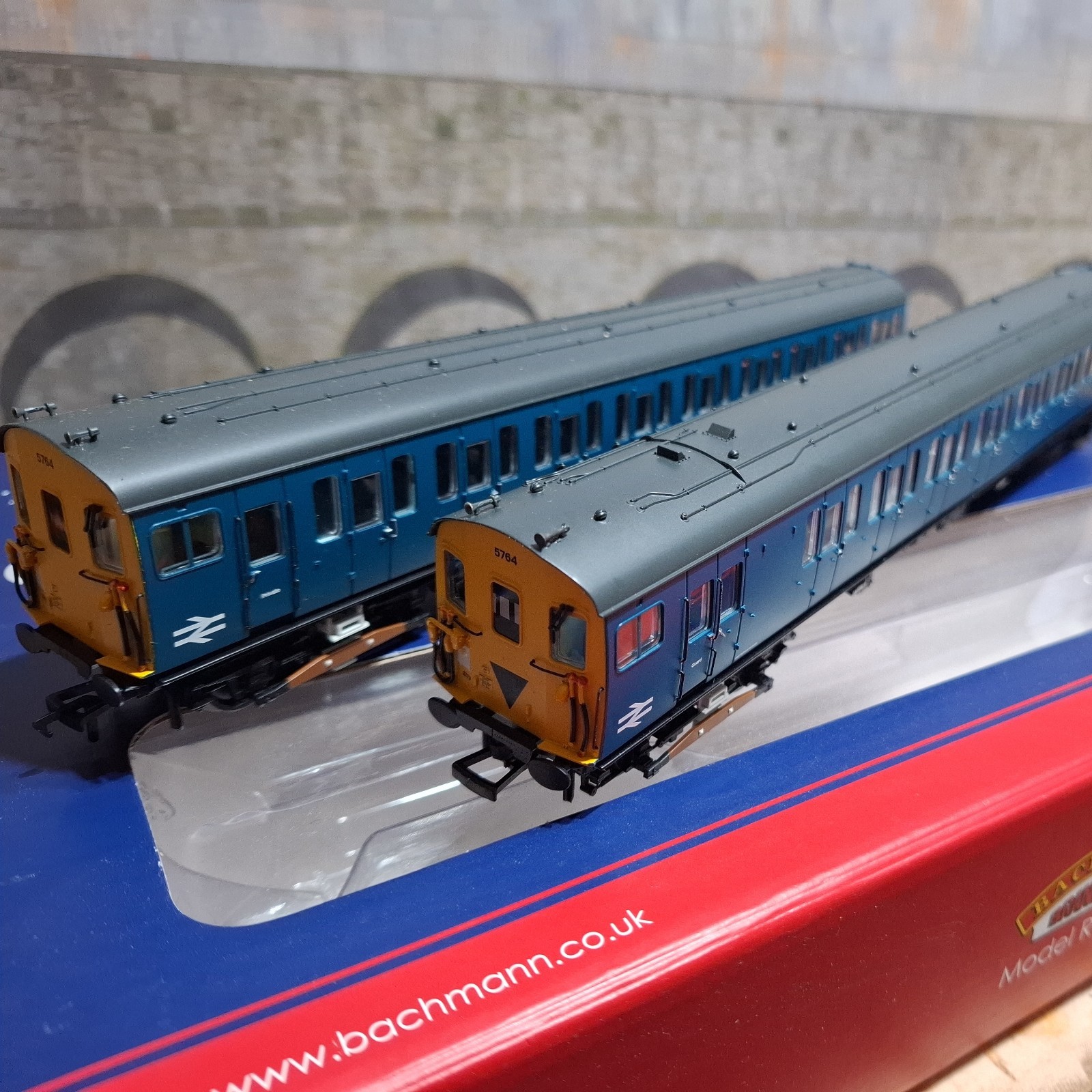 Bachmann 'OO' 31-375 Class 416 2 EPB EMU '5764' BR Blye Livery | eBay UK