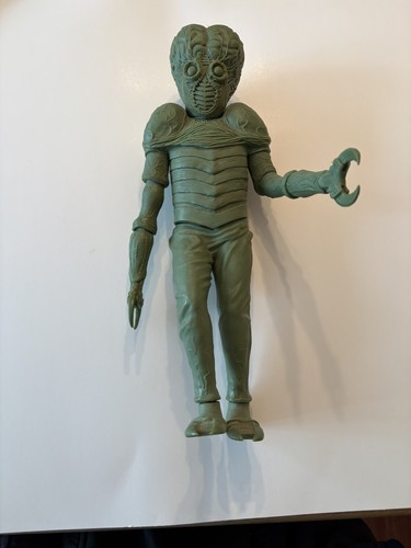 Tsukuda This Island Earth Metaluna Mutant 15” Vinyl Model Kit Assembled ...