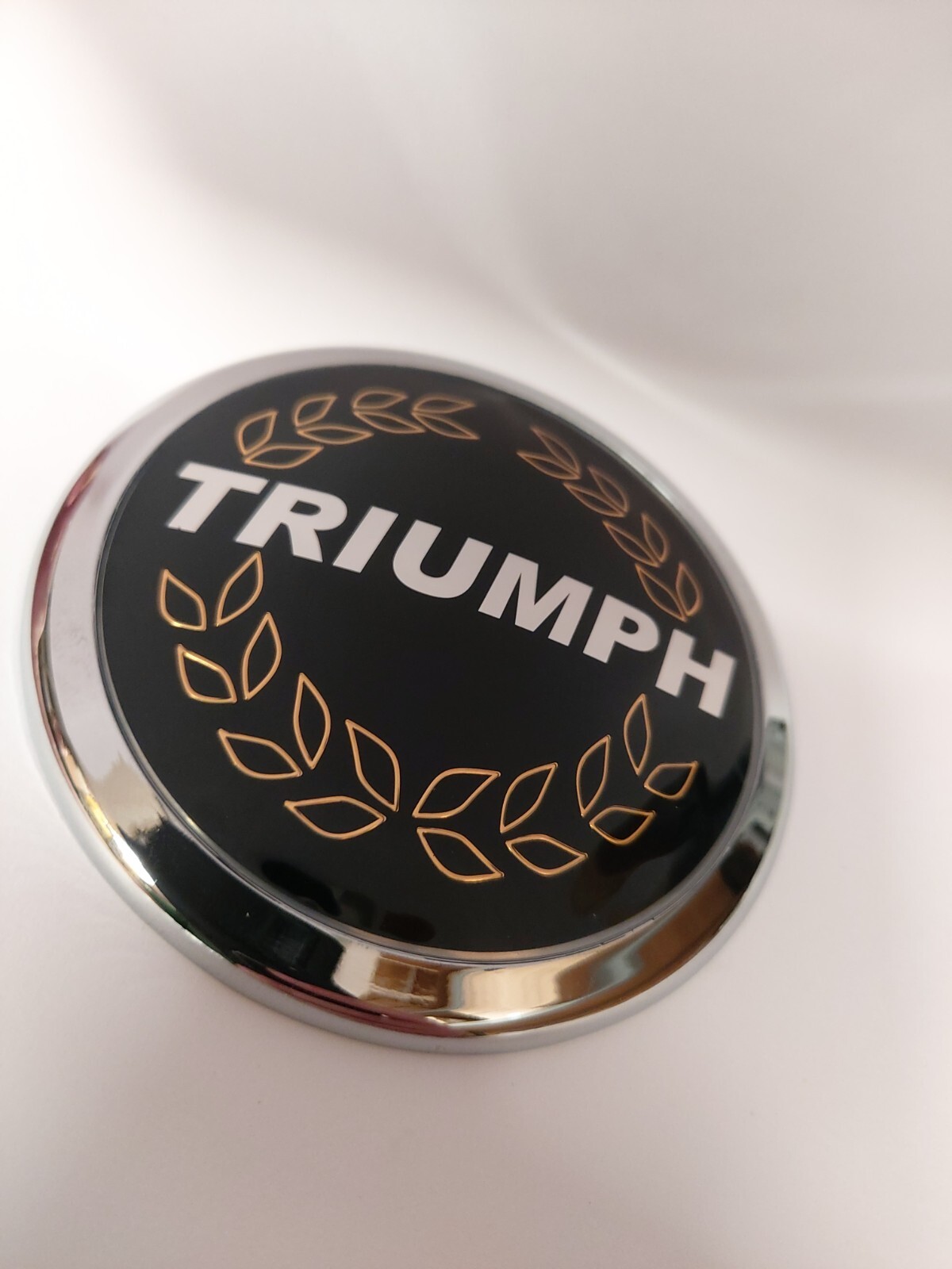 Triumph TR7 ** Enamel Badge ** Laurel Wreath * XKC3902 Nose panel ...