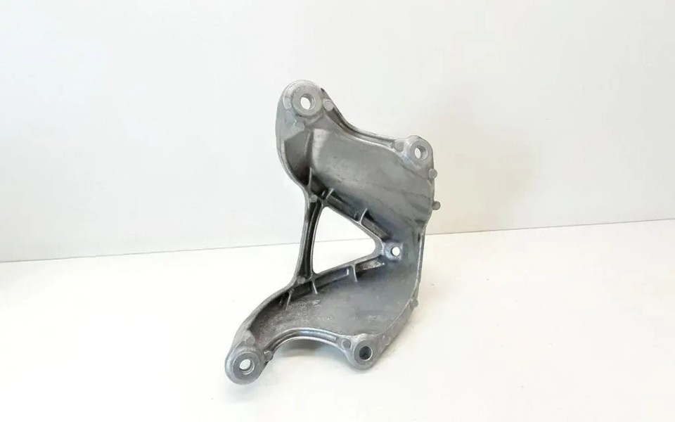 AUDI A4 8K2, B8 Right Side Engine Bracket 8W0199307F 1.40 Petrol 2017 ...