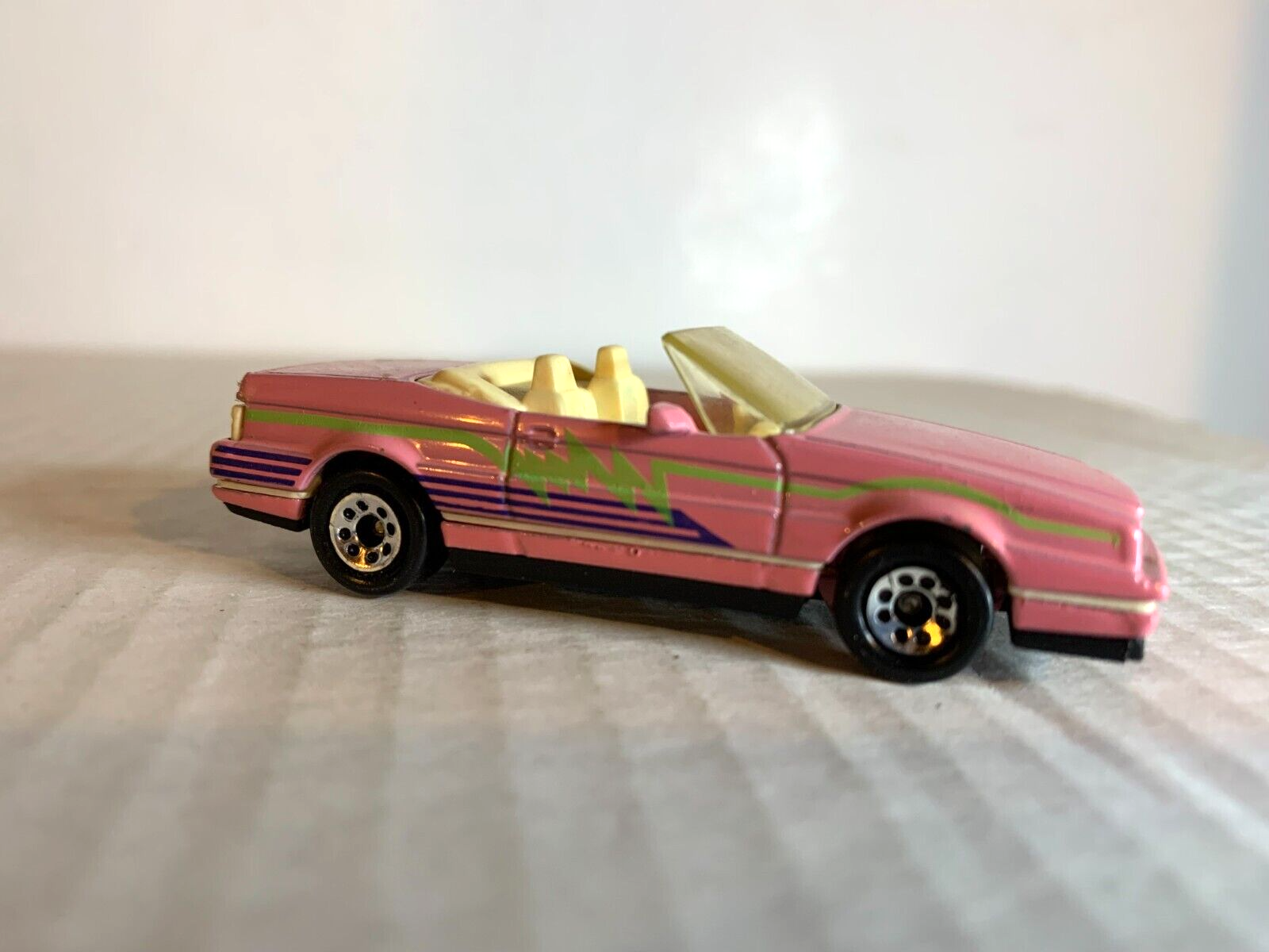 Matchbox #??? Cadillac Allante Convertible - Pink w/Cream Interior 1:60 ...