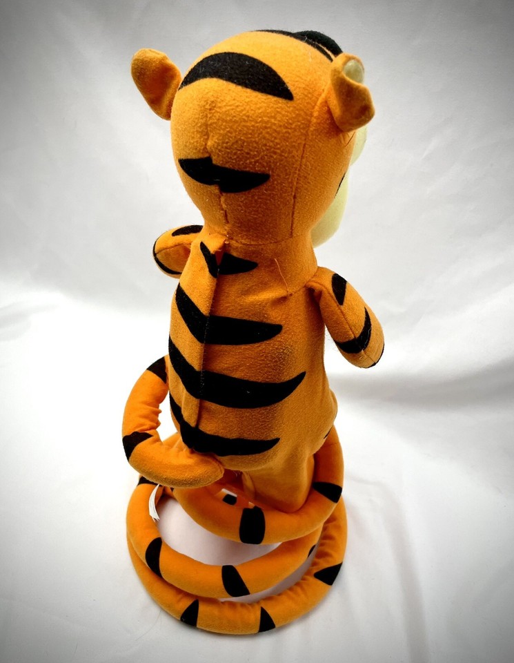 2005 Mattel Fisher Price Disney Turbo Tail Tigger Bouncing/Singing Does ...
