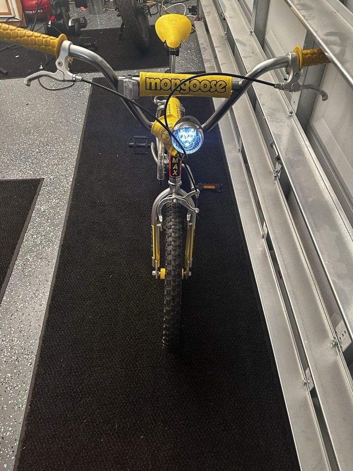 Mongoose Max Netflix Stranger Things 20 inch BMX Bike - Yellow | eBay