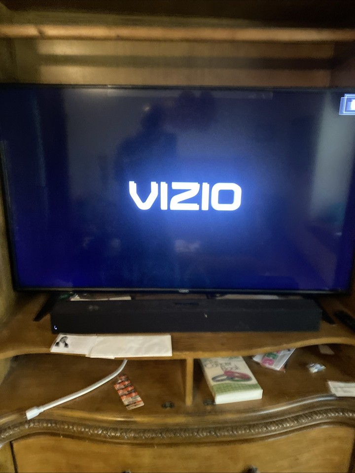 VIZIO V505-J09 50 Inch Class 4K LED Smart TV Dolby Vision HDR V Series ...