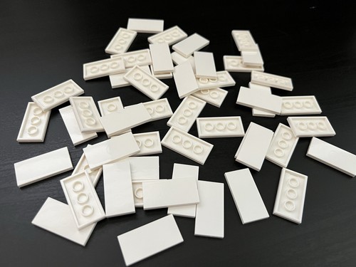 LOT 50 BRAND NEW LEGO 2x4 WHITE FLAT SMOOTH FINISHING TILES BRICK TILE ...