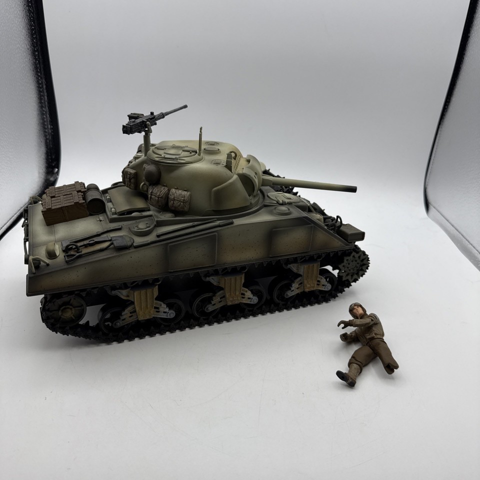 21st Century Toys / Ultimate Soldier WWII U.S. M4 Sherman Tank 1/18 1: ...