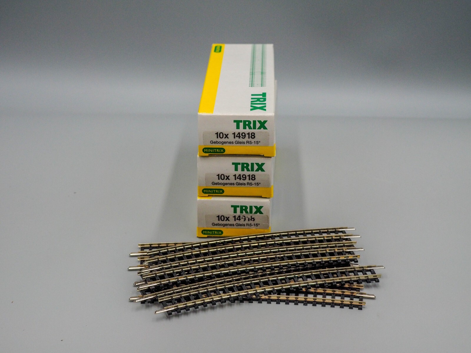 Trix #14918 N-Scale Curve 492.6mm R5 15° (10-Pieces) - Boxed | eBay