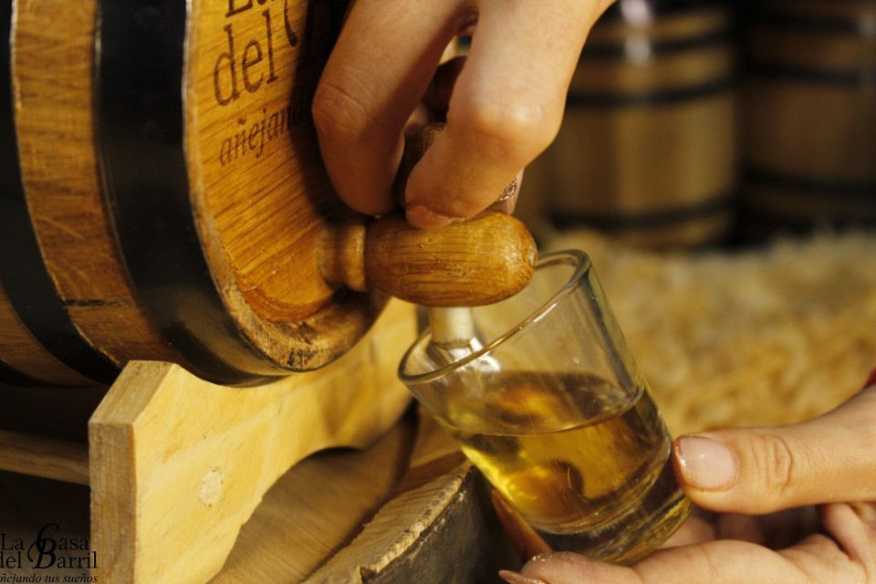 New Char Oak Aging Barrel Wooden Whiskey Barrel, Bourbon Wine Barrel ...