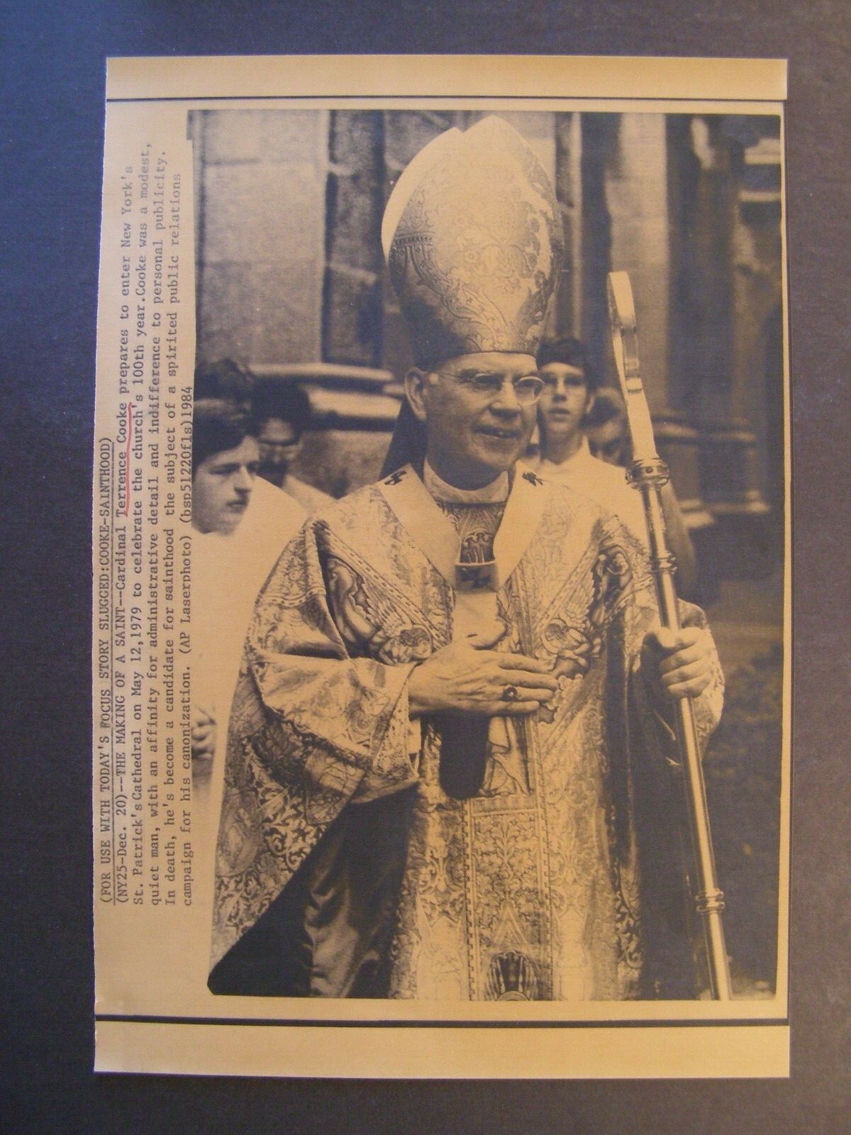 AP Wire Press Photo 1983 Cardinal Terence Cooke entering ST Patrick's ...