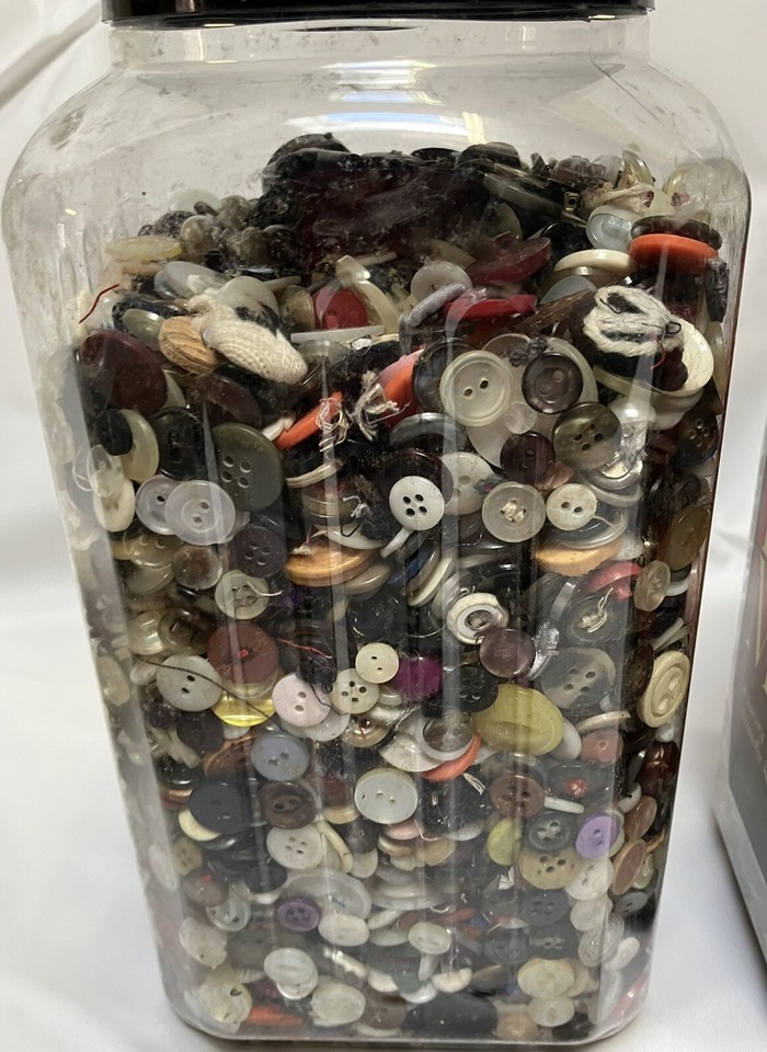 Random one pound lot of Upcycled Buttons plastic, Metal, wood, all ...