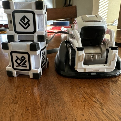 Anki Cozmo Robot Toy with 2 Cubes And Charging Dock 810559020707 | eBay