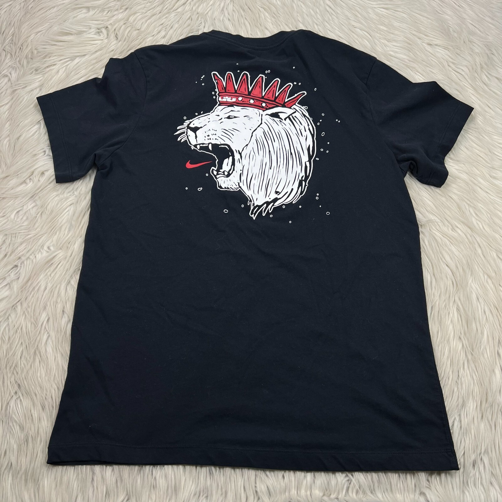 Nike Men's M Black Lebron James Lion Logo Graphic Tee - Gem