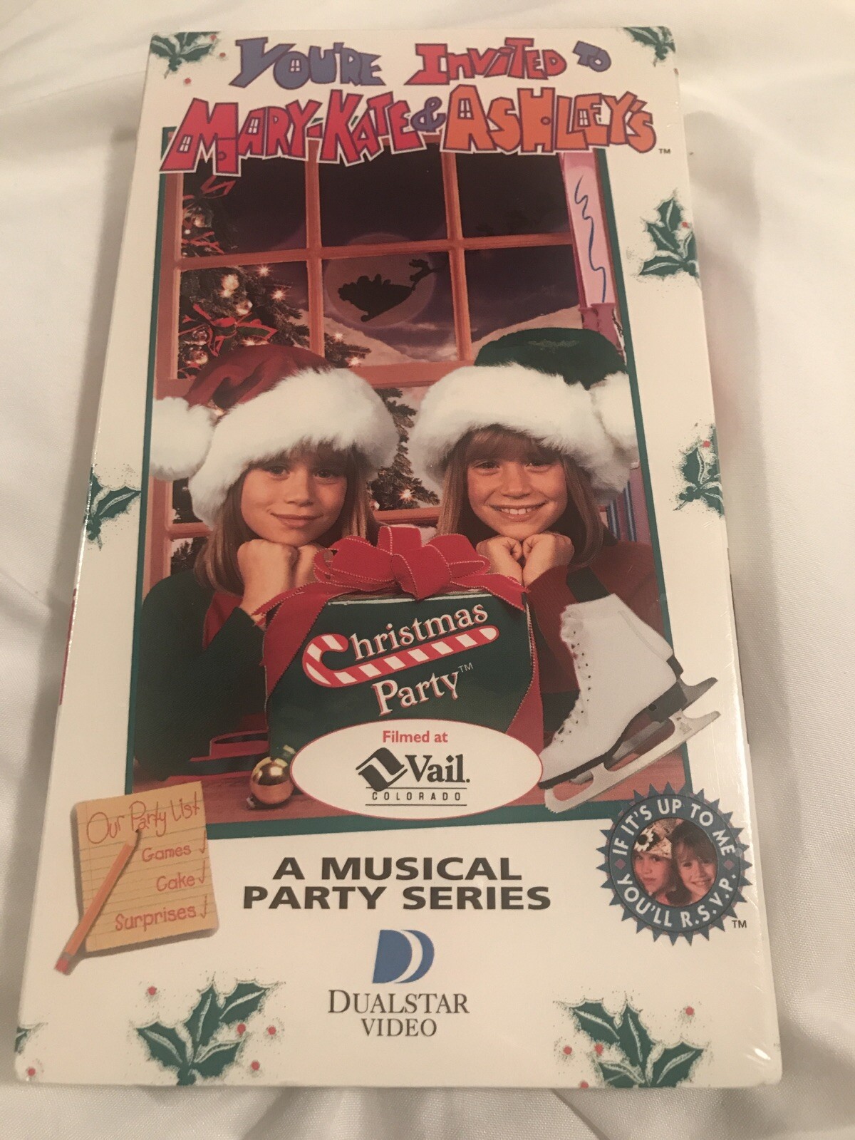 Mary-Kate Ashley Olsen - Youre Invited to Mary-Kate Ashleys Christmas ...