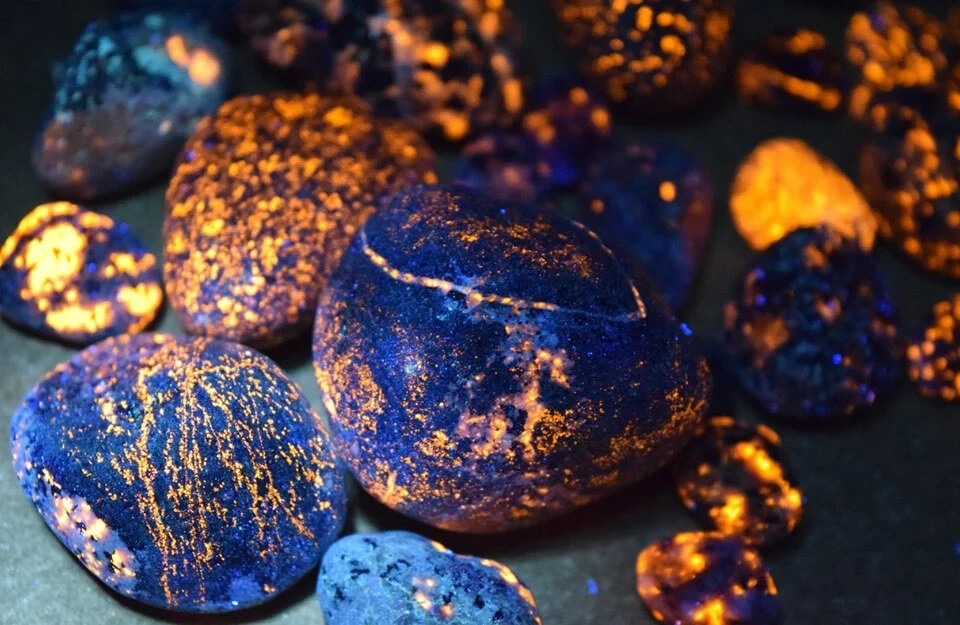 Yooperlites, Yooperstones, Fluorescent Sodalites , Lake Superior, One ...