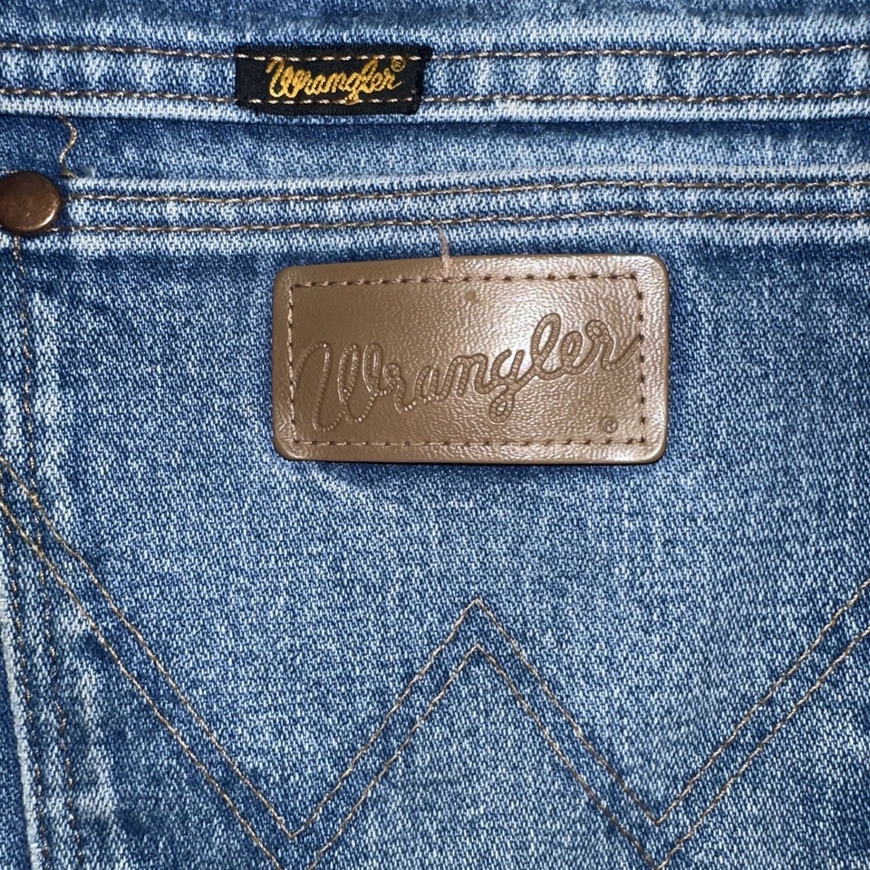 Wrangler Jeans Mens 44x32 Relaxed Boot Light Wash Distressed Cowboy ...