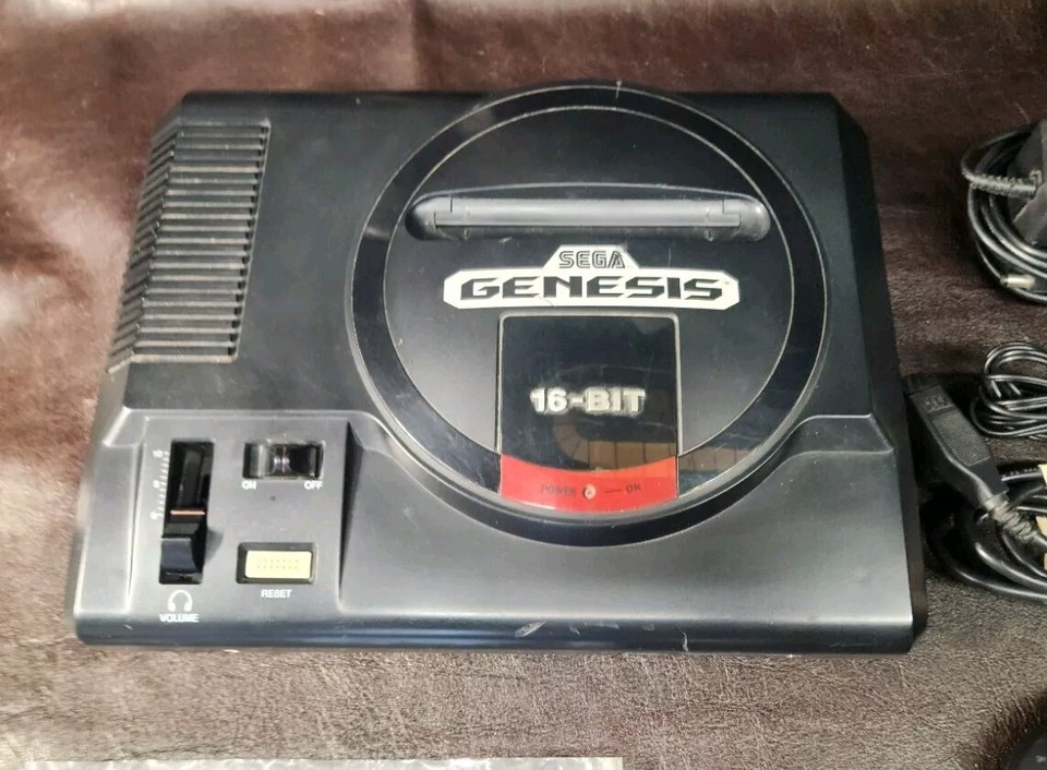 Vintage SEGA Genesis 1601 Core System, Complete, Original Box W/8 Games ...