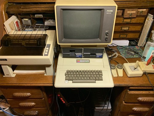 Vintage Apple II Plus Computer - Complete with Accessories & Manuals ...