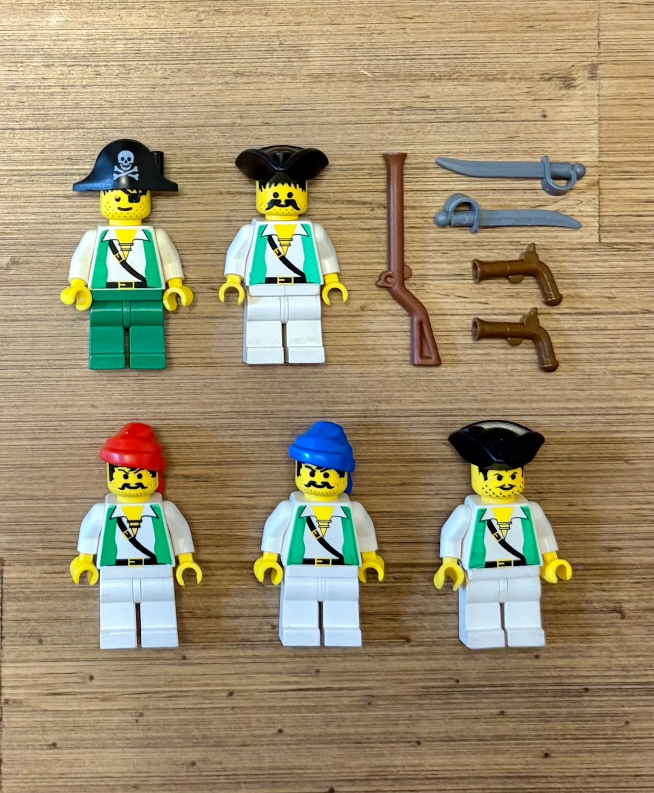 LEGO minifigures- lot of vintage rare green Pirates, spanish Buccaneers ...