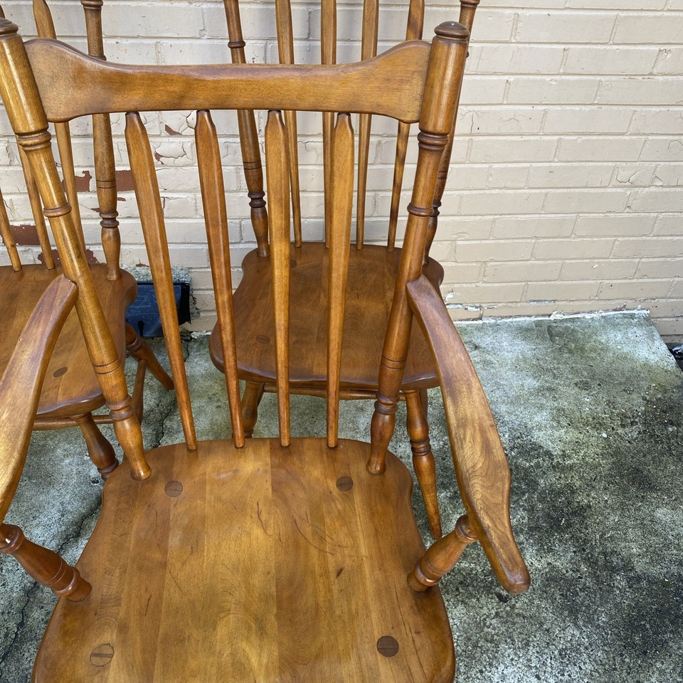 4 very nice 👍🏾 old Genuine Cushman Colonial Creations Maple Chairs. 2 ...