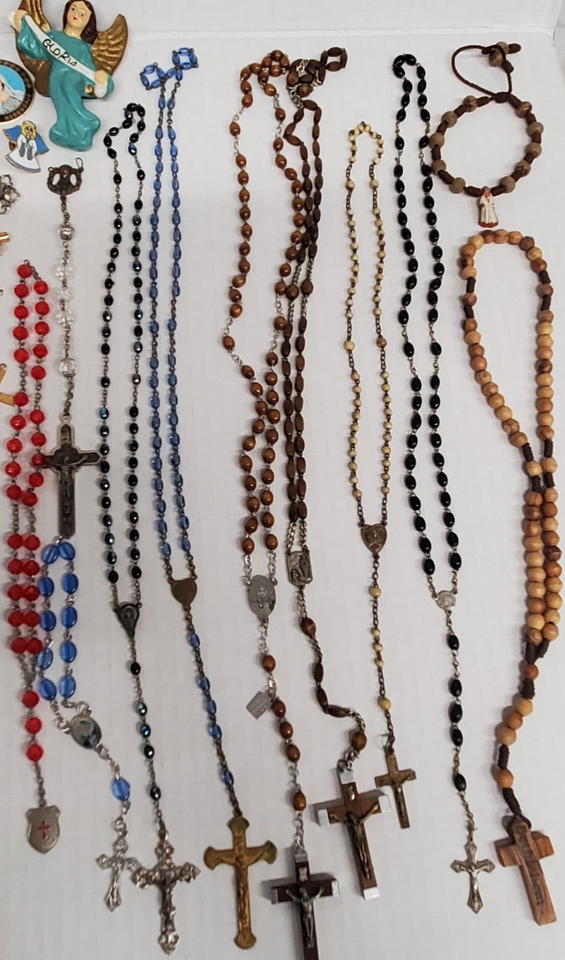 Large Lot of Vintage Religious Items, Rosaries, Medals, Bracelets ...