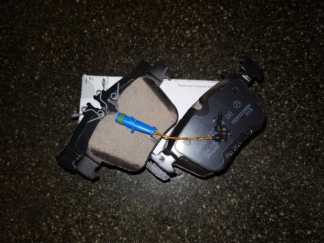 Genuine Mercedes-Benz C-class W205 Rear Brake Pads A0004208200 for sale ...