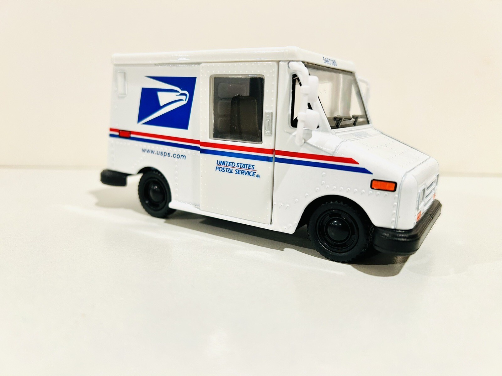 1:36 Scale (5112D)USPS toy car Pull back a action United States Postal ...