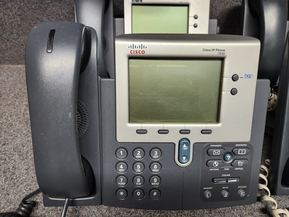 Cisco IP Phone 7961 System (10)phones , (1)Cordless , & Unified Comm ...