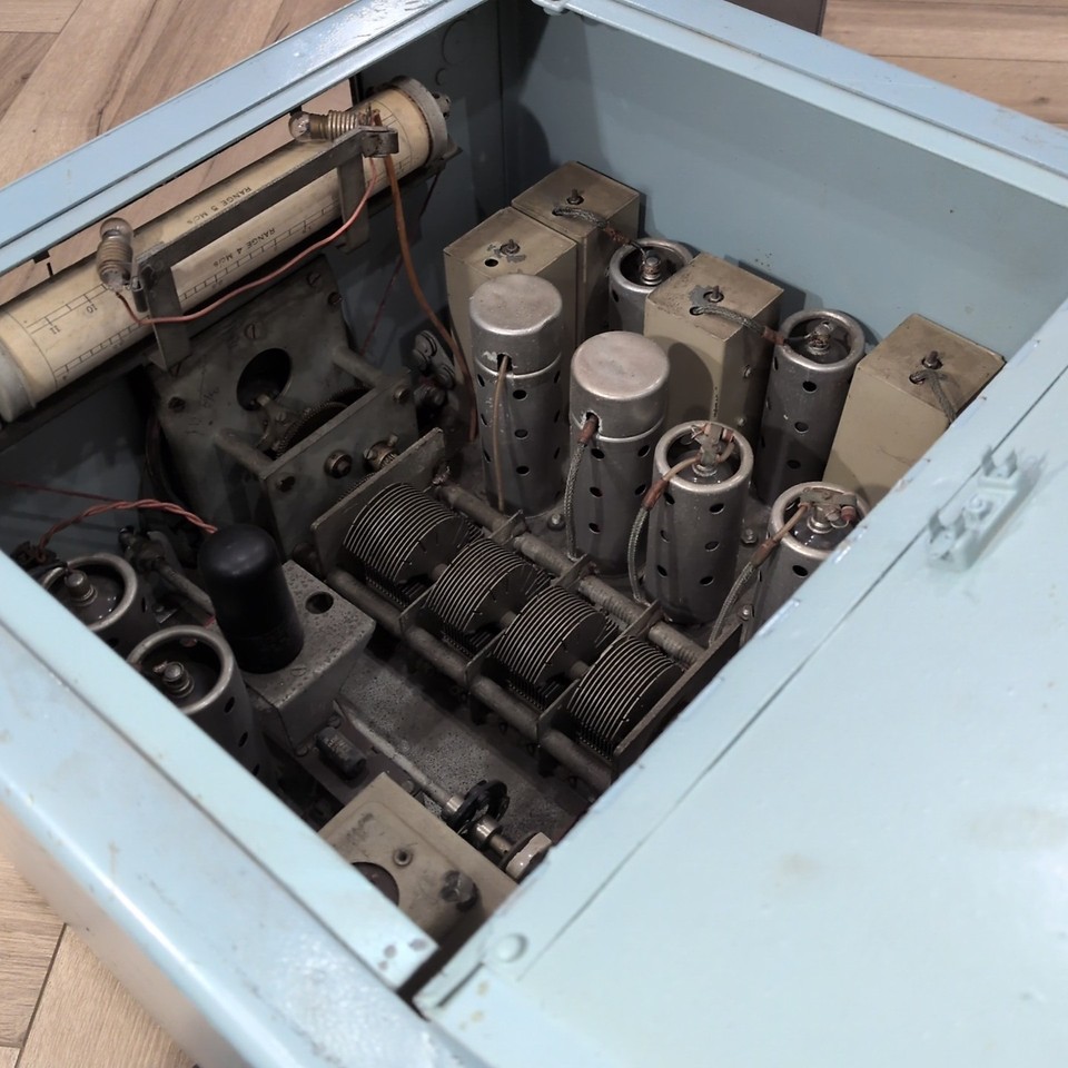 Genuine British Royal Navy Marconi CR100 (B28) MF/HF Radio Receiver ...