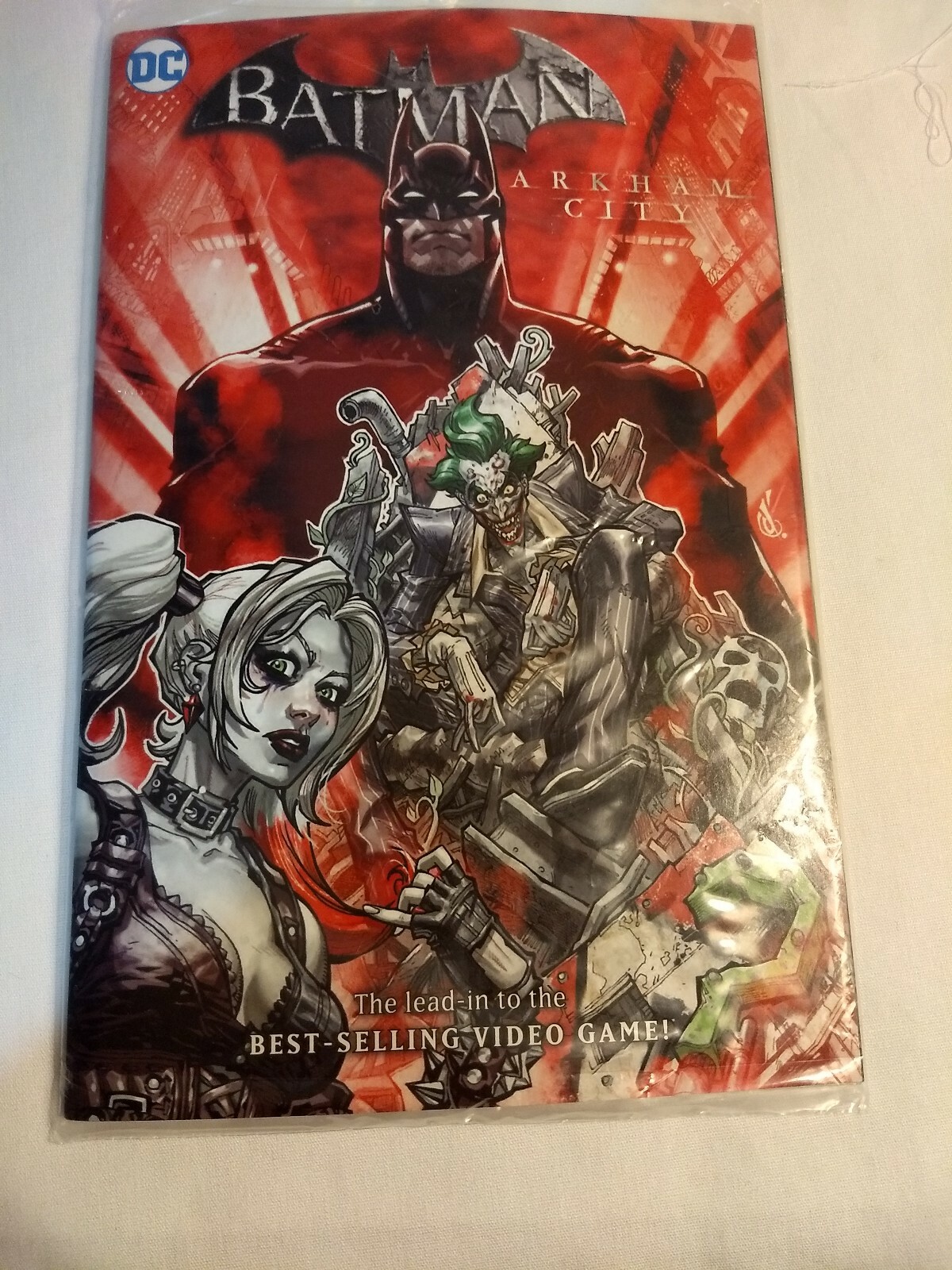 Batman. Arkham City Gaming Magazine DC The lead in the best selling ...