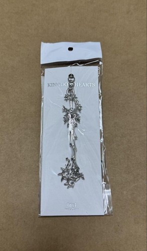 Kingdom Hearts Keyblade Keychain Invincible Character Pendant, Compact ...