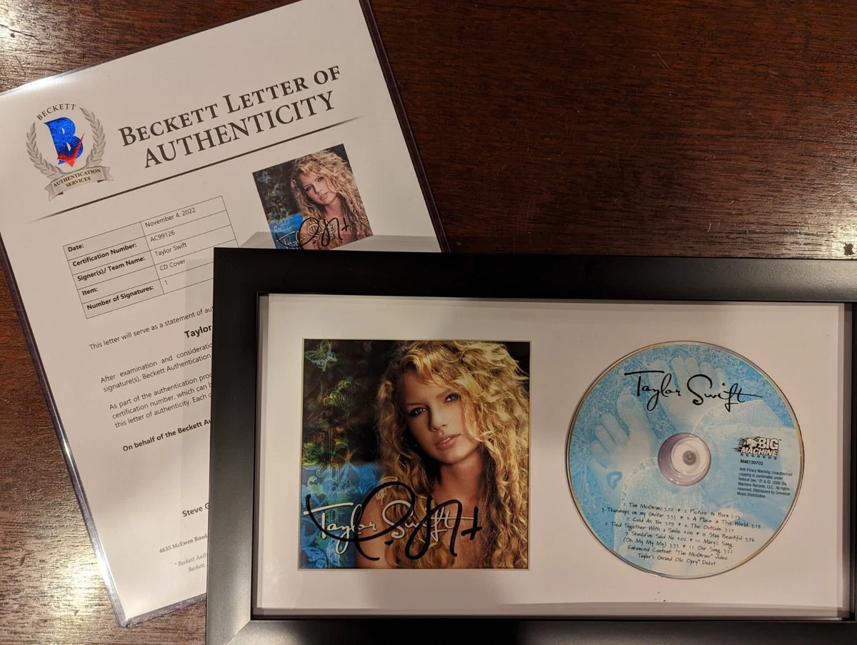 Taylor Swift Autograph On Paper