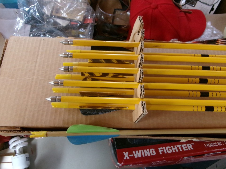 Vintage 11 Yellow/Black Wood Target Arrows w/Box | eBay