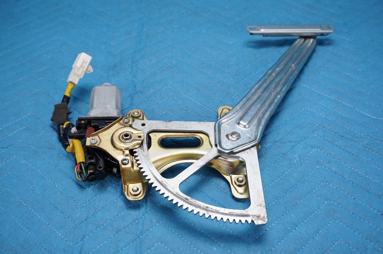 Lexus LS400 Rear Door Window Motor w/ Regulator Passenger's Side 1998 ...