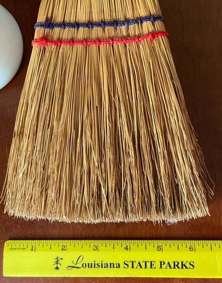 Vintage Large Fits Rite Whisk Broom Wire Wrapped, Red Blue String straw ...