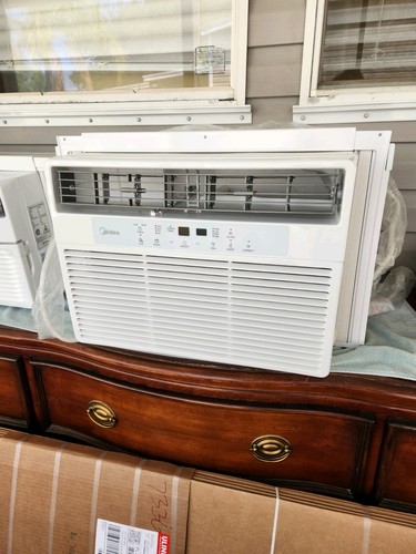 MIDEA 12,000 BTU WINDOW AIR CONDITIONER AC 6 Months old Local Pickup PD ...