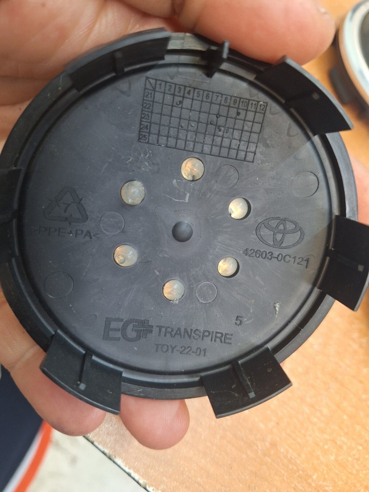 2022-2025 Toyota Tundra Sequoia Factory OEM 1 (SINGLE) Center Cap 42603 ...