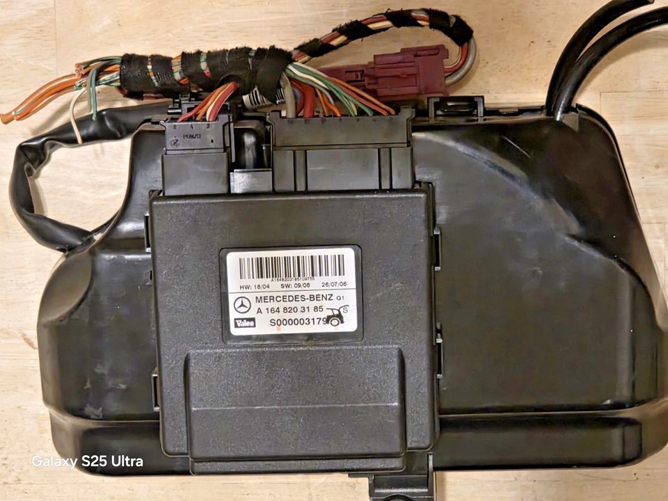 06-09 MERCEDES W164 R GL ML TRUNK TAILGATE HYDRAULIC PUMP MOTOR WITH ...