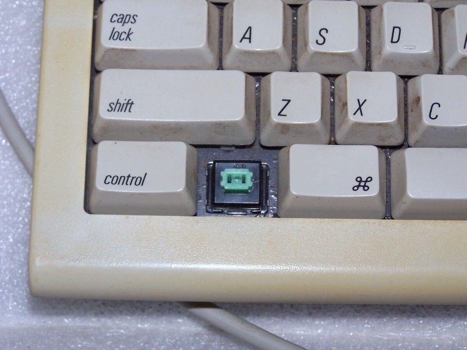 Vintage Adesso 305 Extended Apple Mac ADB Keyboard Green Alps Clone ...