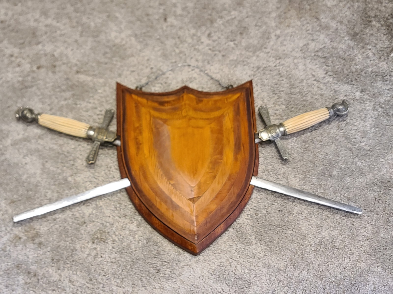 1800's Wood Shield w/Crossed Swords US Military Non Commisioned ...