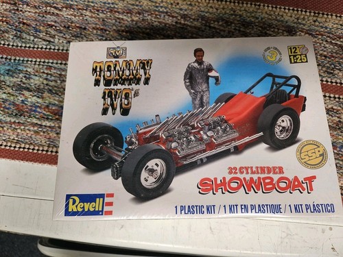 REVELL SSP TV TOMMY IVO'S 32 CYLINDER SHOWBOAT MODEL KIT FACTORY SEALED ...